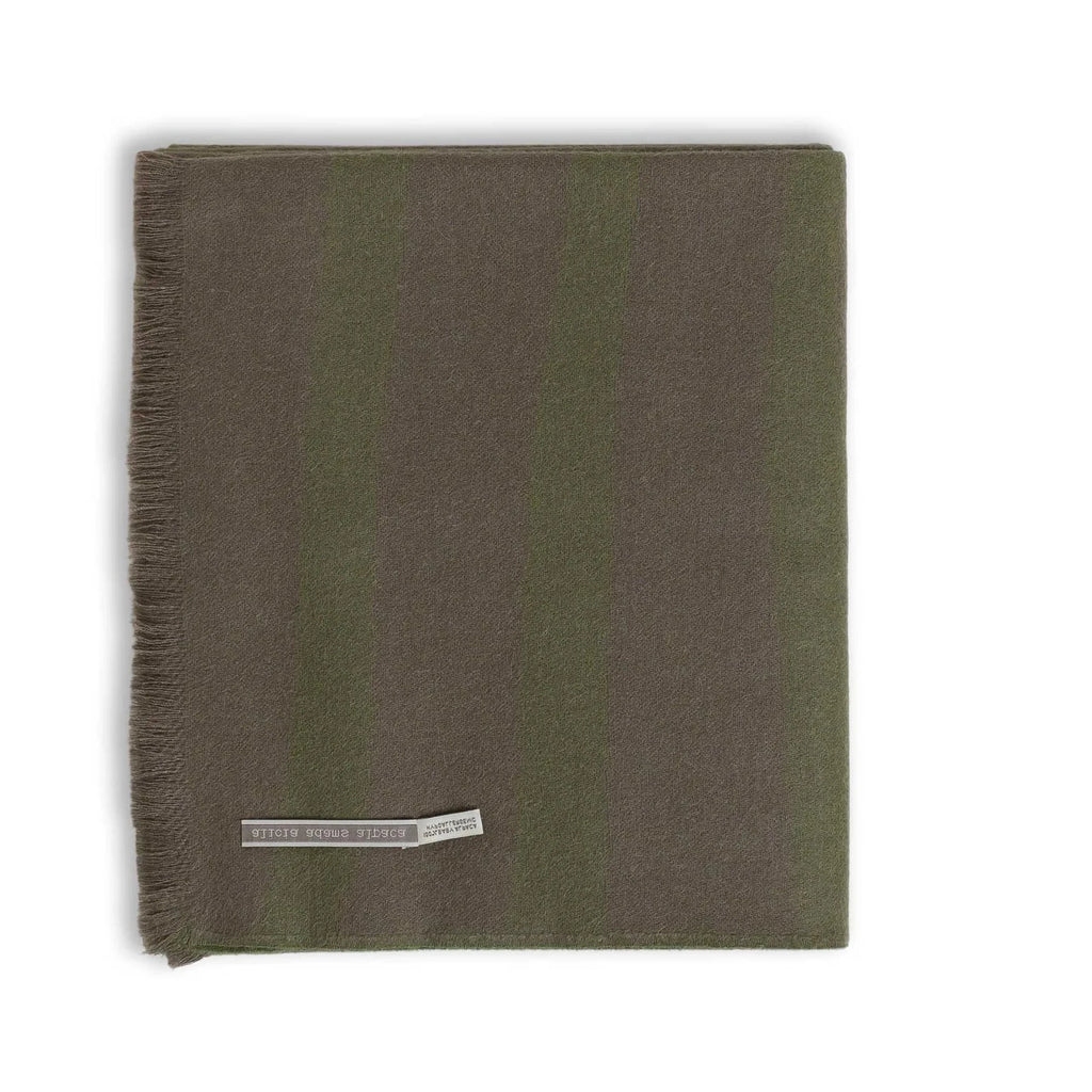 Throw Zebra Juniper/Moss – Nina Campbell